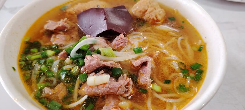 Bún Bò Huế: Món ngon của đất Thần Kinh