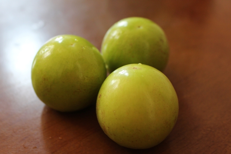 What Does the Vietnamese Apple Look Like and Its Effect?