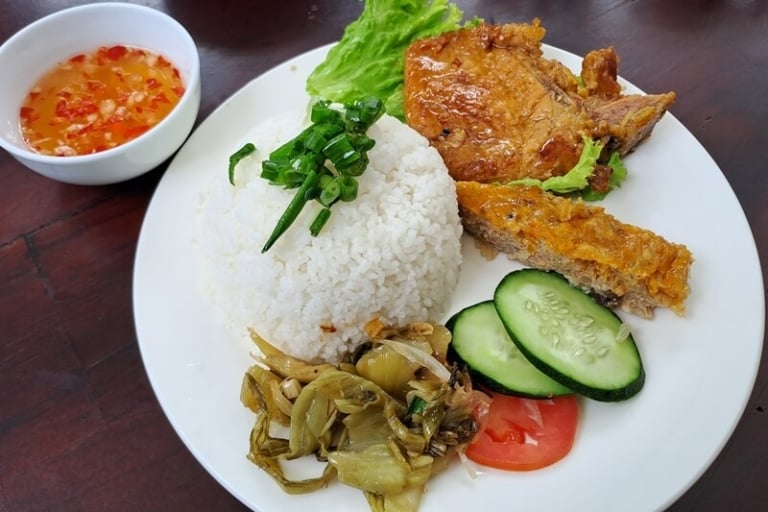Cooking and Eating Culinary Habits of the Vietnamese
