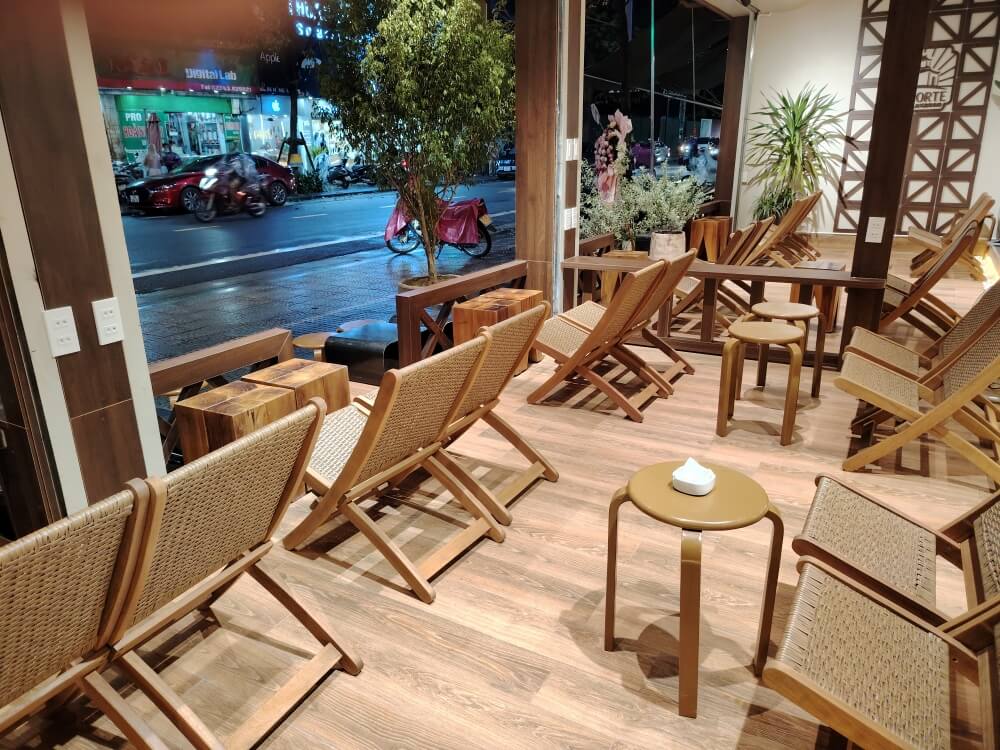 La Porte Cafe in Hue City