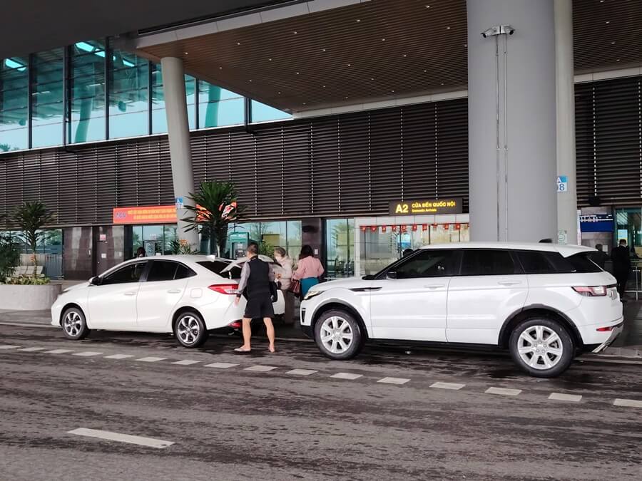 Private Airport Transfers in Vietnam: Prices & How the Service Works